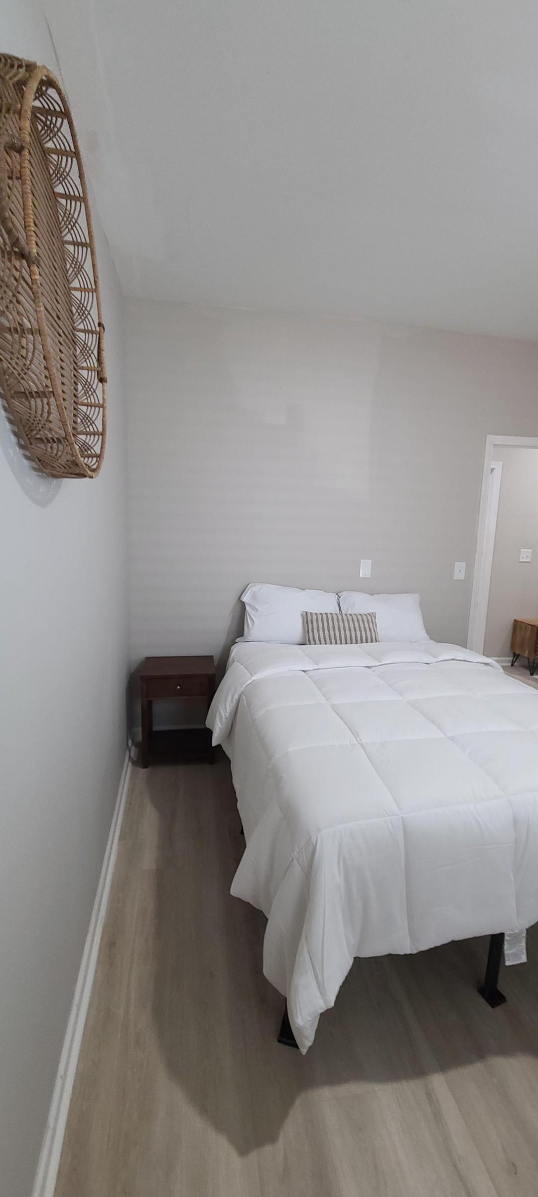 Ashview Heights Home With Public Transit 3 minutes away | PadSplit