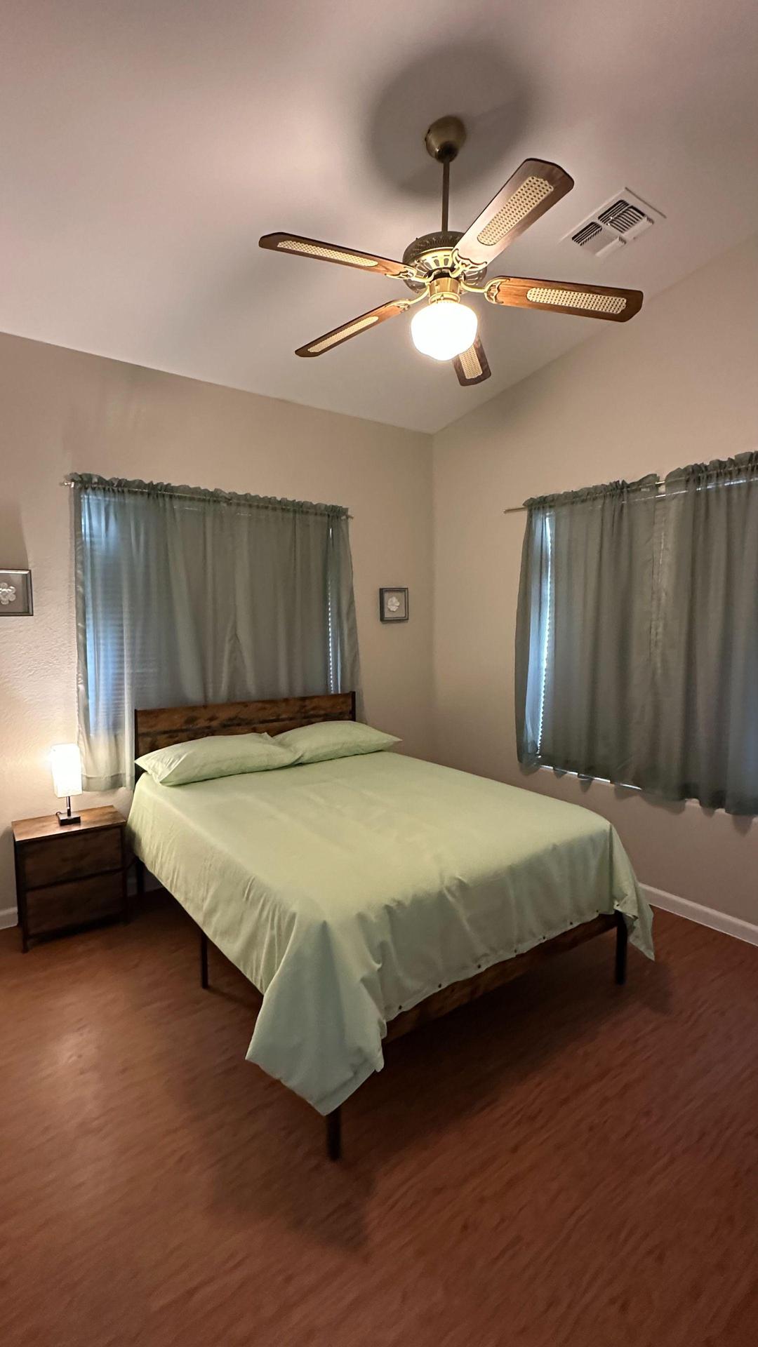 Large cul-de-sac Mesa Home, on Golf Course. Close to 202/60/101 ...