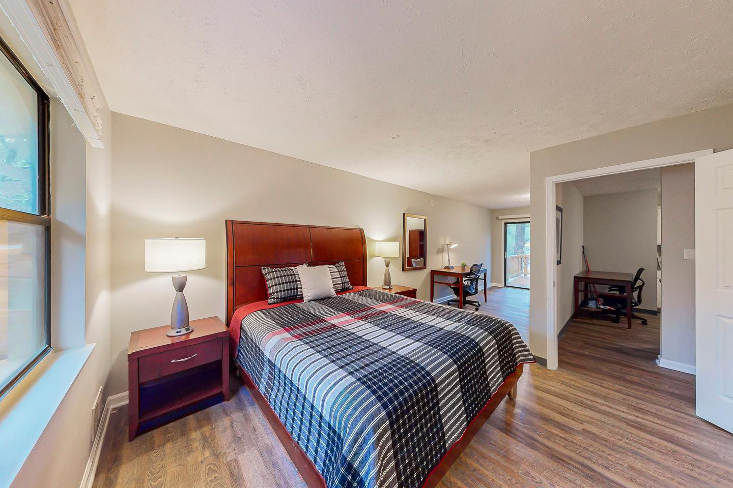 Wilson Meadows (30331) newly renovated house, walk to MARTA bus stops ...