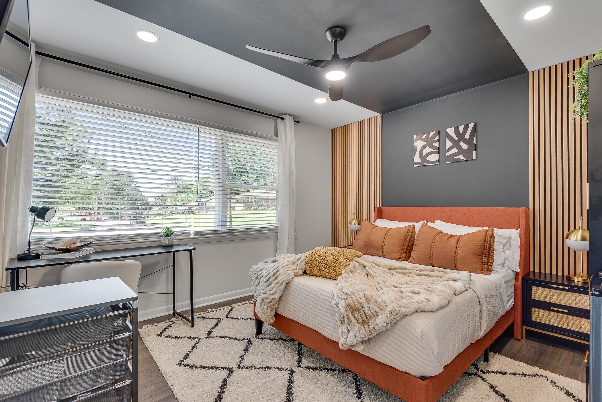 ️Private Room near Candler Rd Newly Renovated House ⏐Large rooms ️Refrigerator in Each Room⏐Walk ...