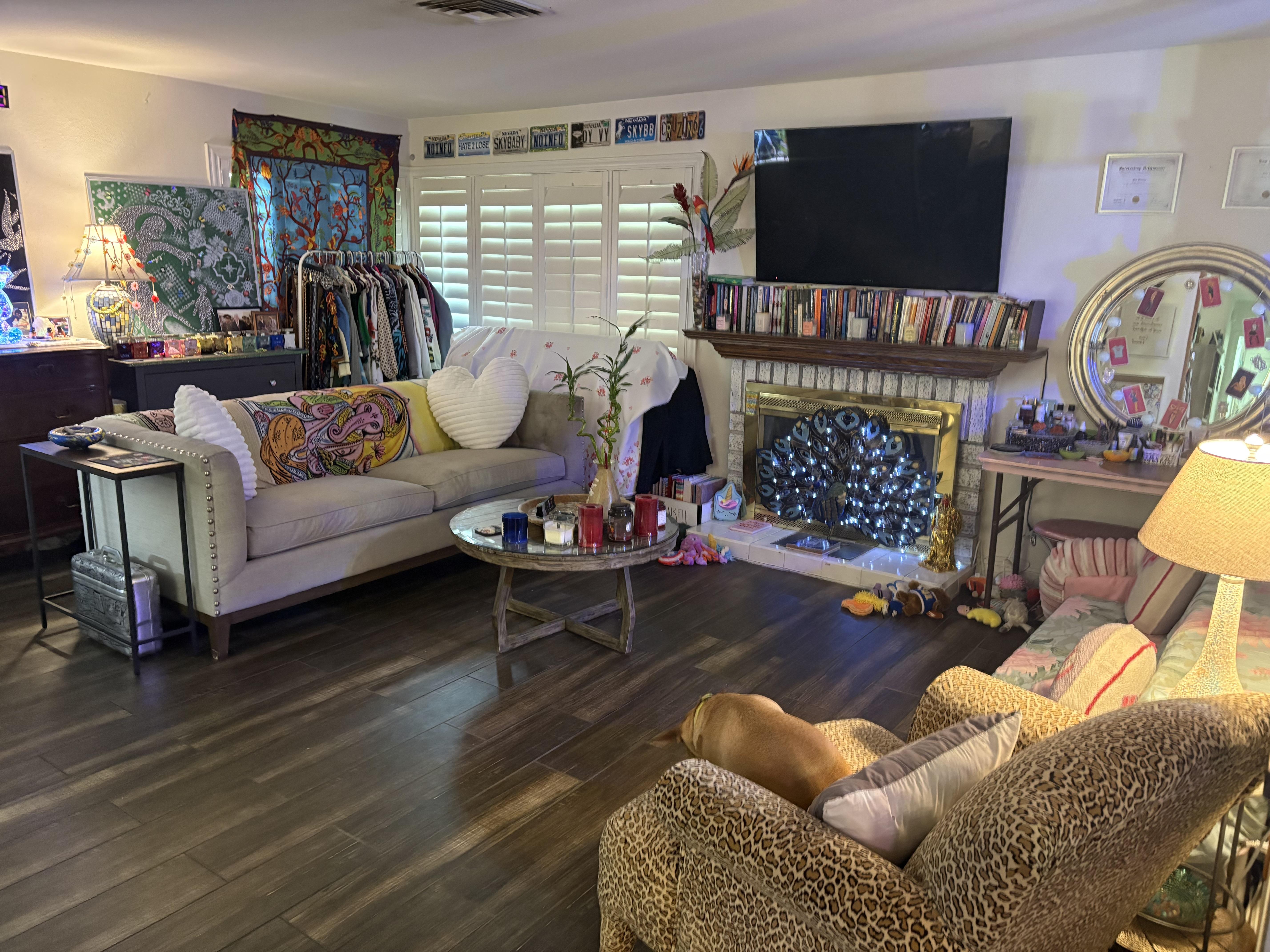 Relax and meander around this artfully decorated home-so fully decked ...