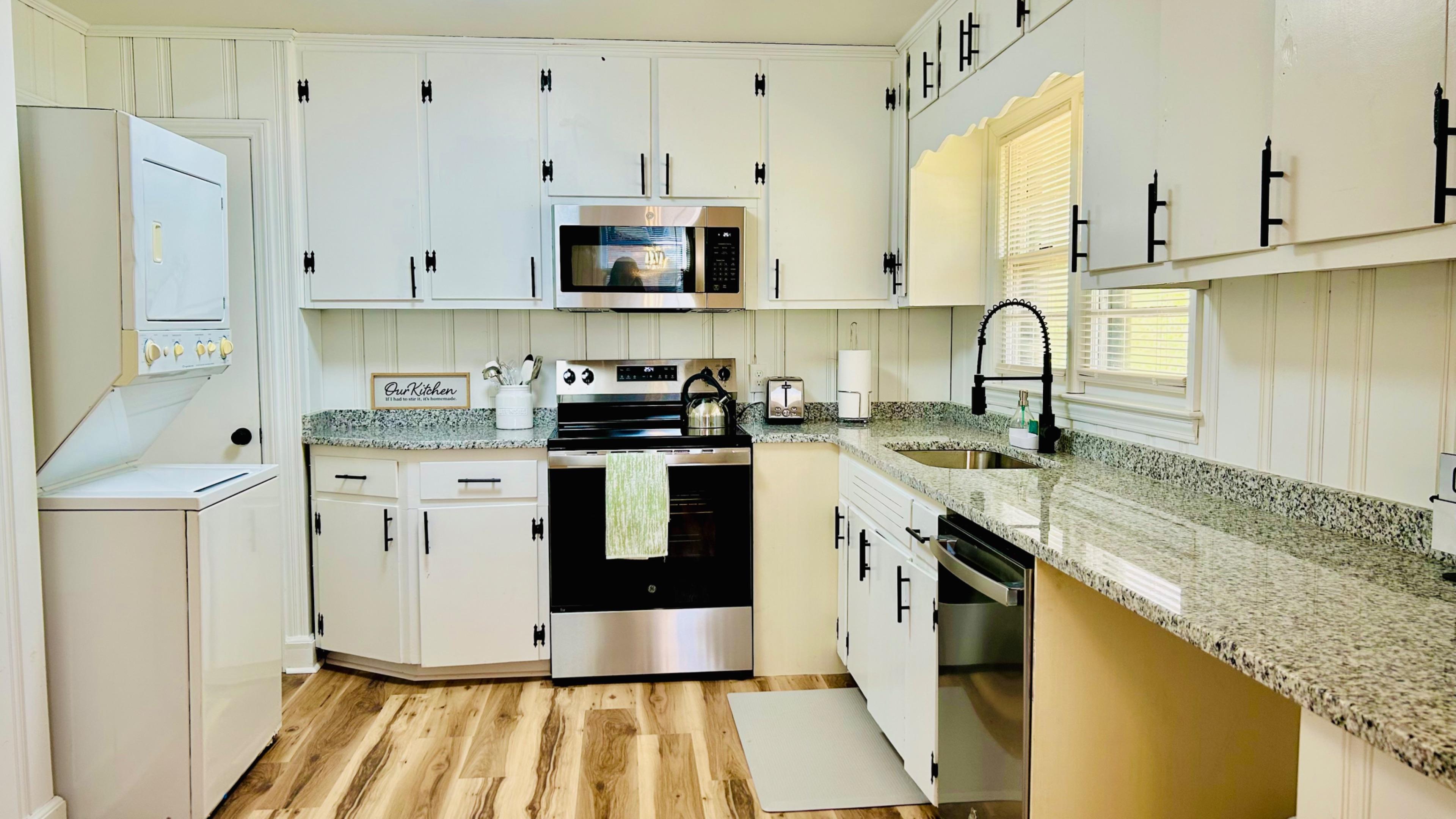 🏡 Modern & Comfortable Raleigh Home | Furnished | Secure | Free Wi-Fi 💻 ...