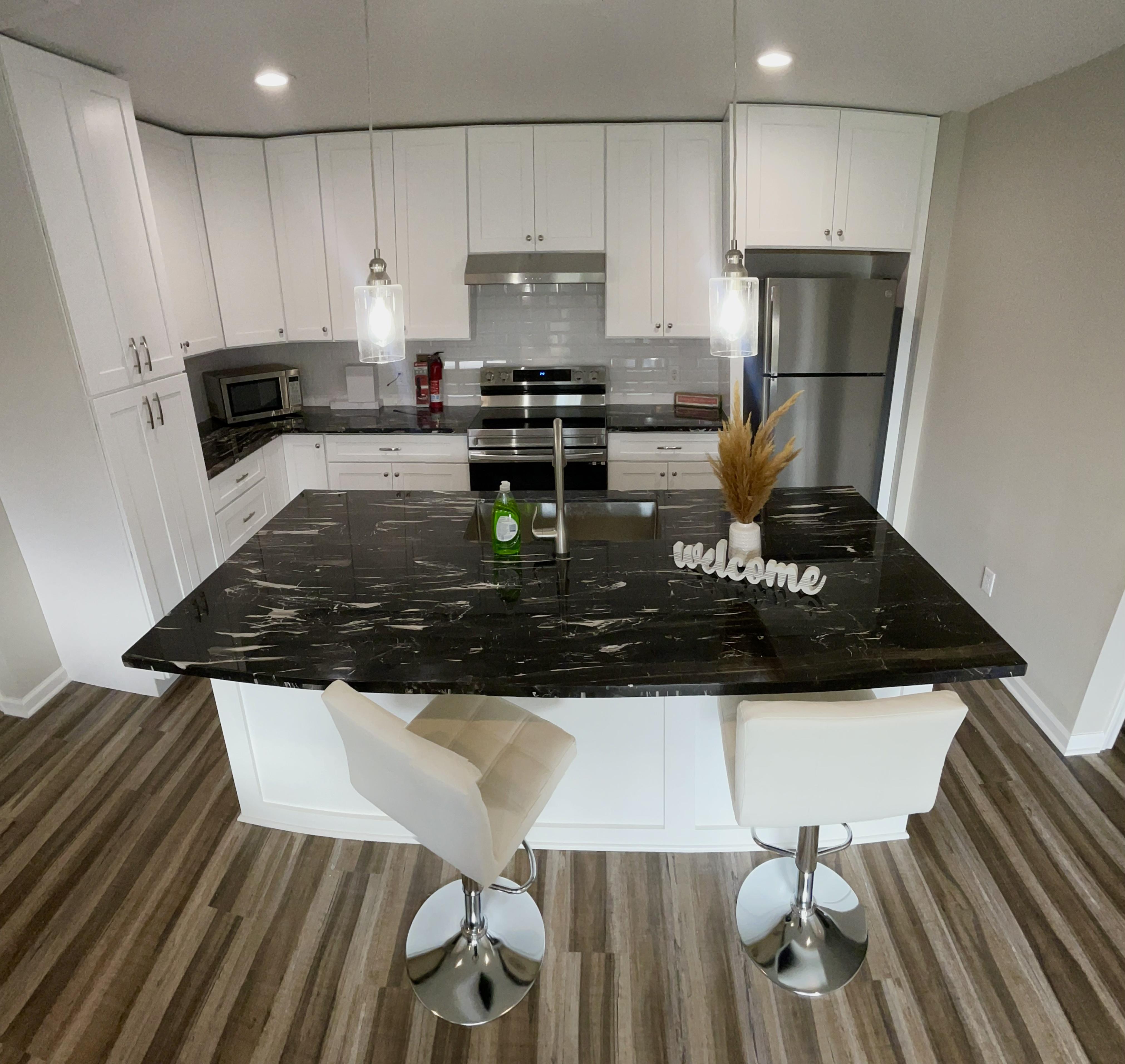 Modern & cozy Houston Duplex / Multiplex with Workspace/ 2 blocks from ...