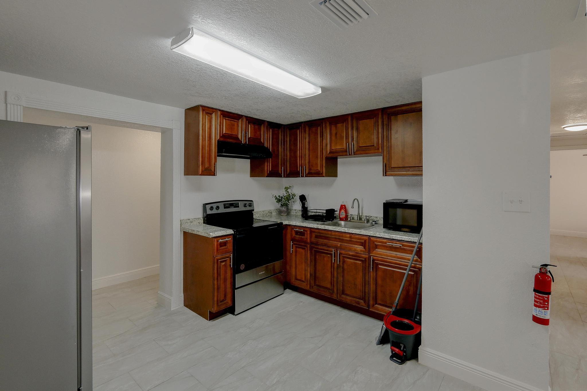 $Newly-renovated & homey Tampa House with very big rooms | PadSplit