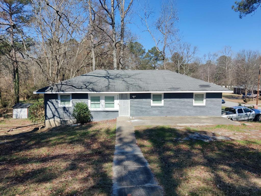 Beautiful & modern Conley House with Dining area | PadSplit