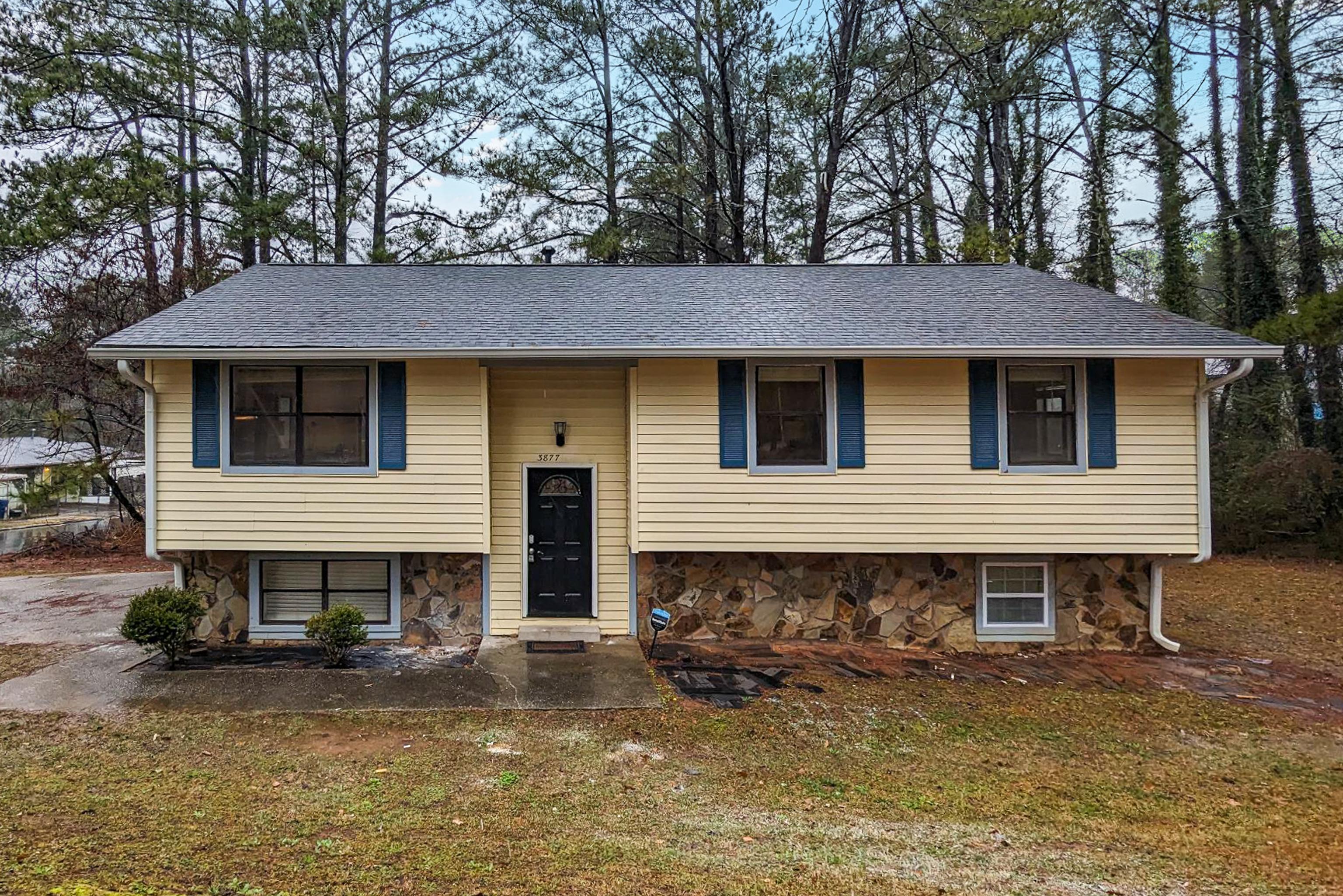 Wilson Meadows (30331) newly renovated house, walk to MARTA bus stops ...