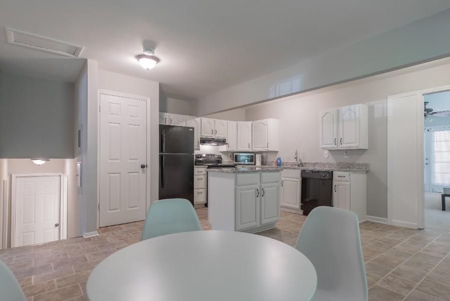 Collier Heights Home, a 10 minute walk to bus 853 | PadSplit